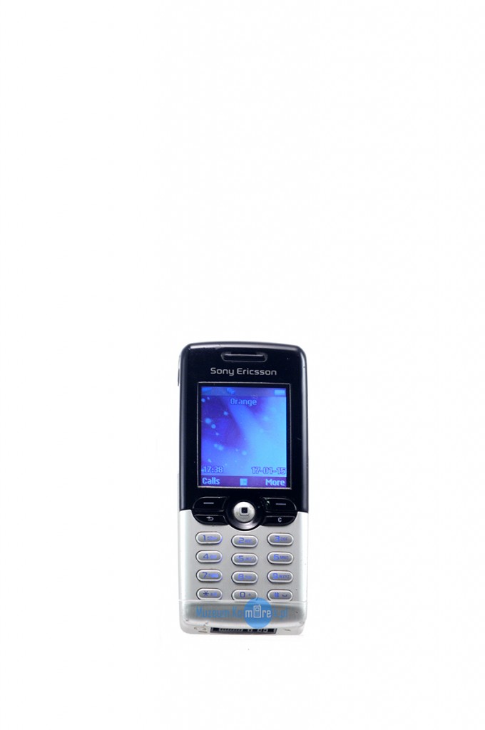 Sony Ericsson T610, rok 2002 – Muzeumkomórek.pl Muzeum Telefonów ...